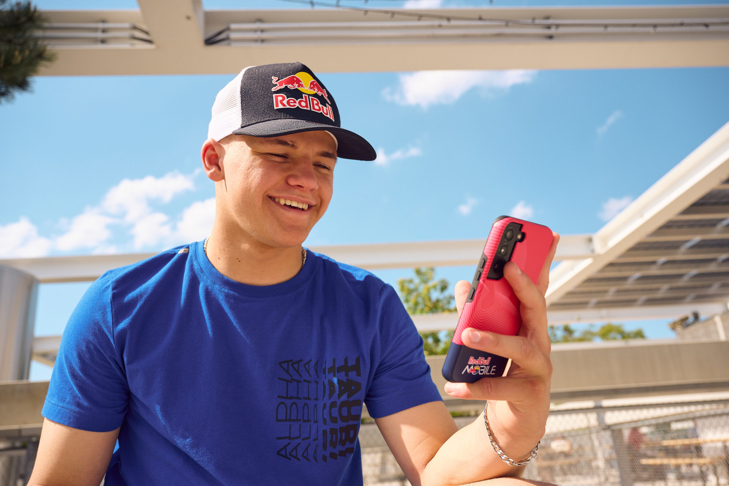 Ile znaków ma SMS? Jak zwiększyć liczbę znaków w SMS? - Red Bull MOBILE